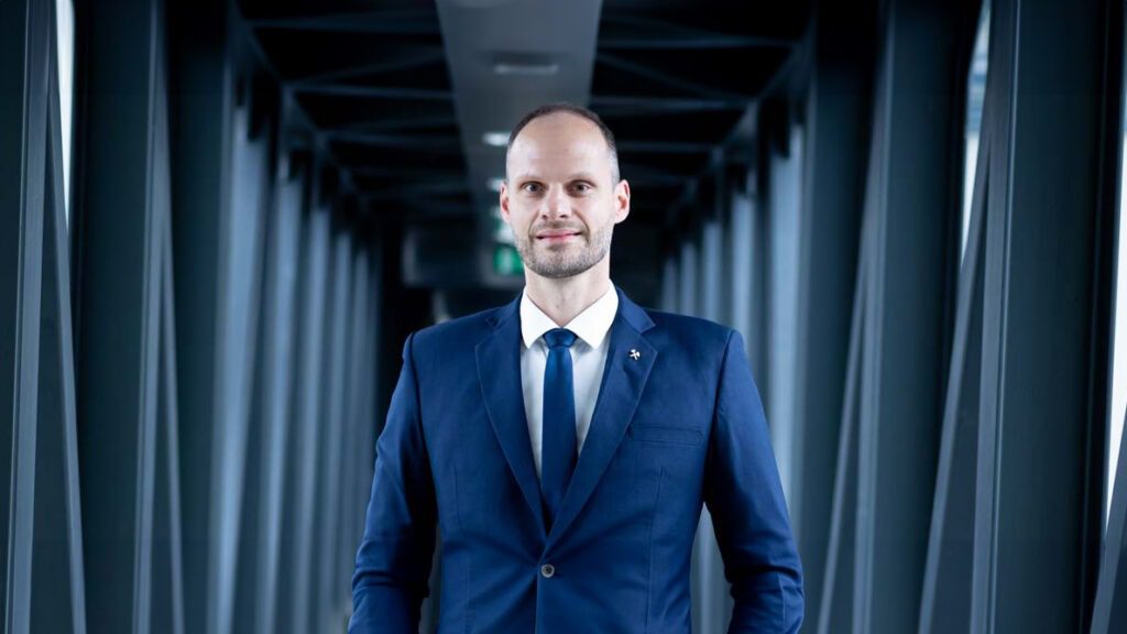 Univ. Prof. Dr. Sebastian Kummer - Independent Logistics Society