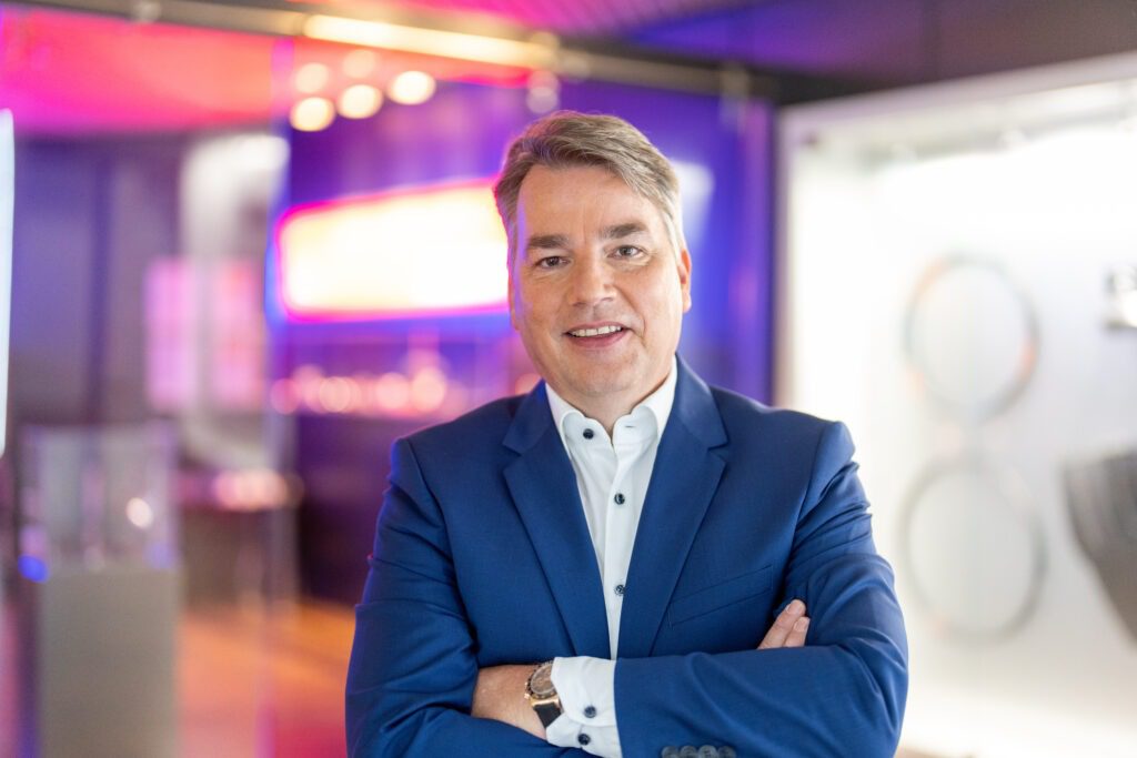 Univ. Prof. Dr. Sebastian Kummer - Independent Logistics Society